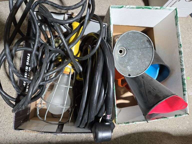 Heavy Duty Power Cord, Industrial Caged Utility Light Rubber Handle ...