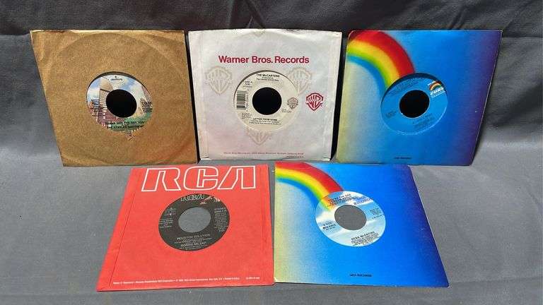 50+ 45 RPM country vinyl records including The Statler Brothers, Reba ...