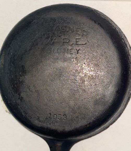 Wagner Ware No. 1053 Cast Iron Skillet with Pour Spouts - Metzger ...