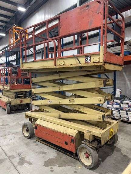 JLG Model 2646E Electric Scissor Lift, Operates As It Should, 26 ft ...