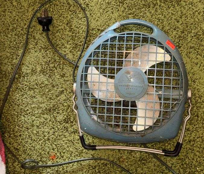 Metal-bodied Hamilton Beach Fan With 3-blade Design - Metzger Property ...