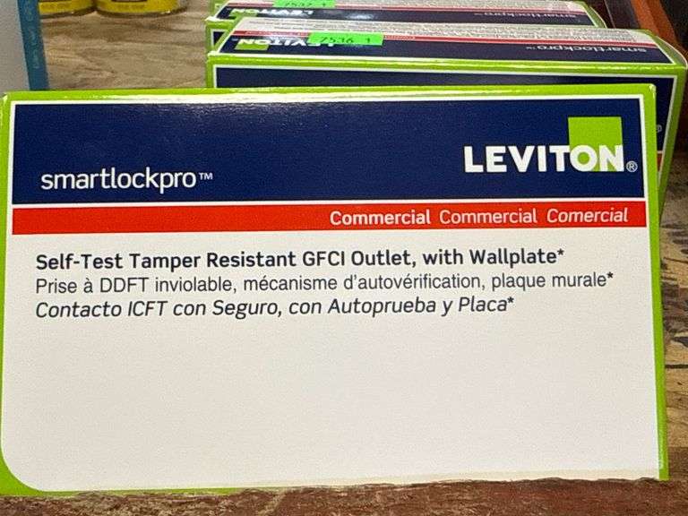 Leviton SmartlockPro Self-Test Tamper-Resistant GFCI Outlet with ...