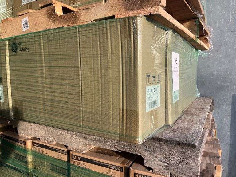 Pallet of GE 93119076 LED Light Bulbs, Lamp Type 3, 120 Volts - Metzger ...