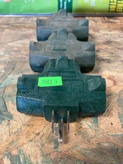 3 Green Plastic 3-Way Electrical Outlet Adapters - Metzger Property ...