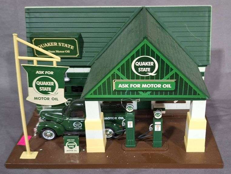 Quaker State Motor Oil Gas Station Model with Green truck 1/32 ...