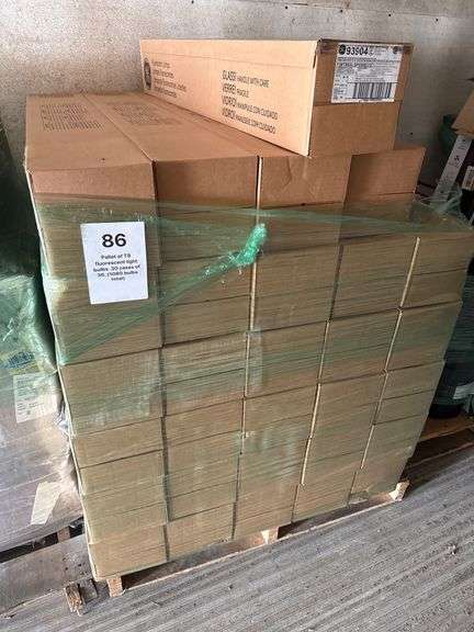 Pallet of T8 Fluorescent Light Bulbs, Cases (1080 Total Bulbs ...