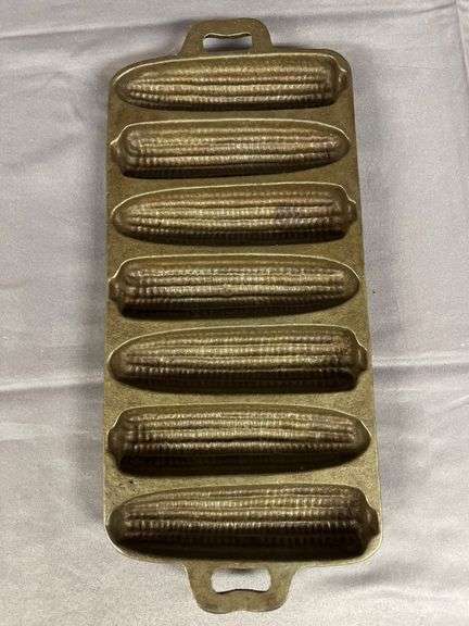 Cast Iron Cornbread Mold with 7 Corn-Shaped Cavities - Metzger Property ...