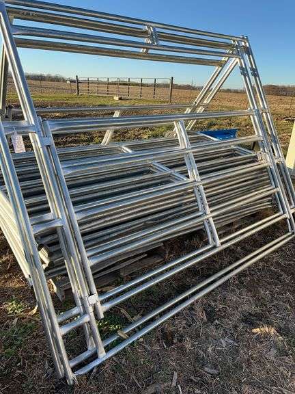 New Livestock corral, included 10 panels and 2 swinging gates ...
