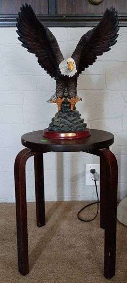 Sculpted American Eagle Figurine on Wood Base With Circular Side Table ...