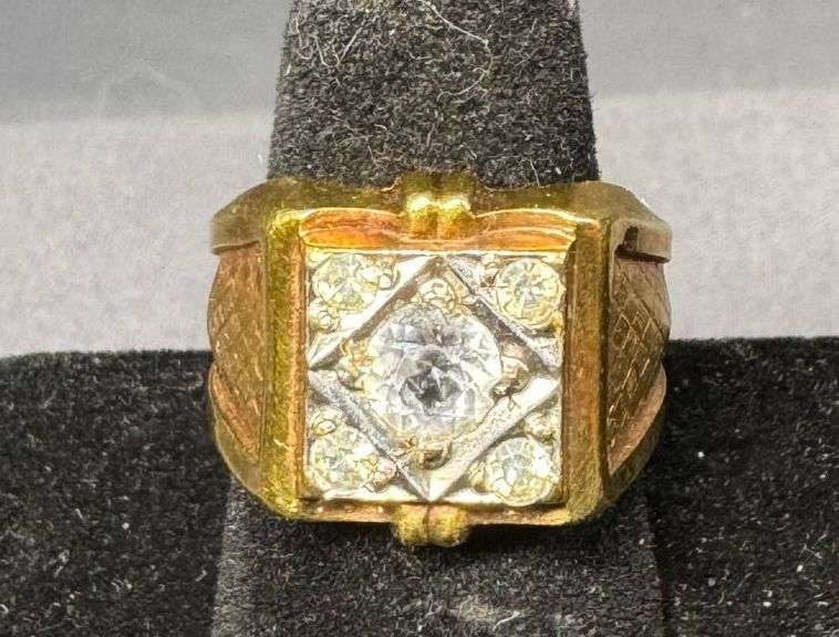 18kt Hge Diamond Ring