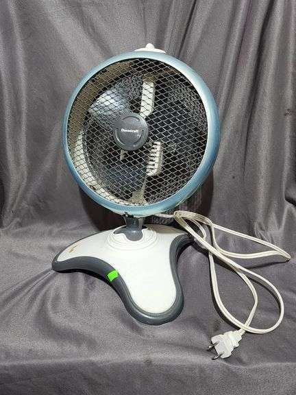 Kaz Inc. Model GT10U Electric Fan with Adjustable Speed Settings ...