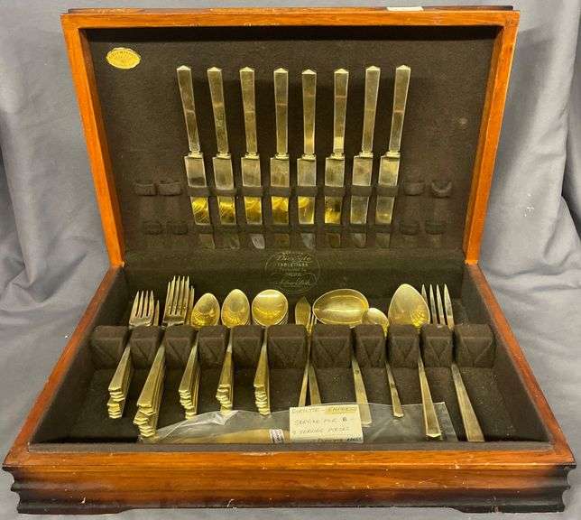 Dirilyte Empress Flatware Set Service for 8 in Case by Roger W. Briney ...