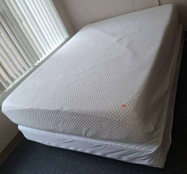 Tempur-Pedic Queen Mattress With Box Spring and Metal Bed Frame ...