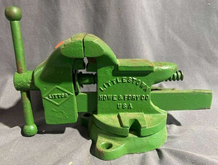 Littlestown HDWE & FDRY Co. USA Green Cast Iron Bench Vise, Model No ...