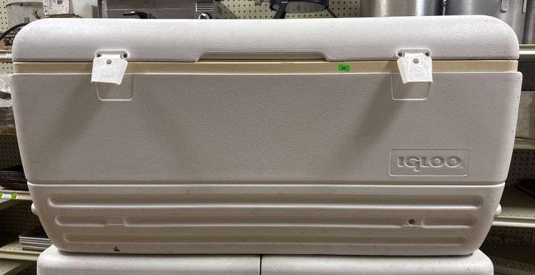 Igloo Gray Insulated Cooler with Hinged Lid and Handles 40″ - Metzger ...