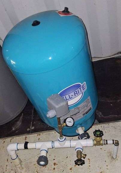 Flexcon Industries WR60R Pressure Tank With Plumbing Components ...