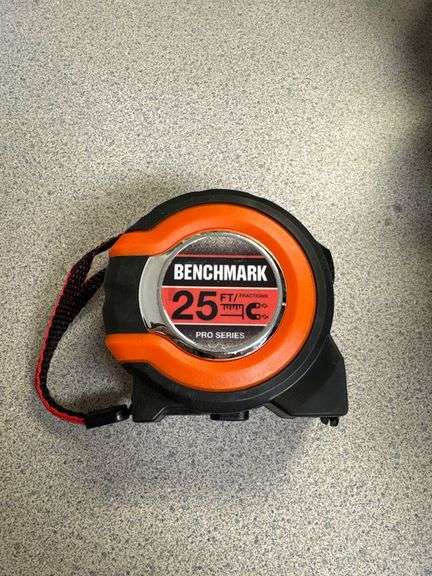 Benchmark 25 Ft/7.6 m Tape Measure With Clip and Strap - Metzger ...