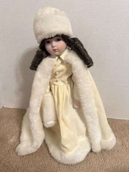 House of Lloyd 1988 Porcelain Doll with Fur Accents and Cream Outfit ...