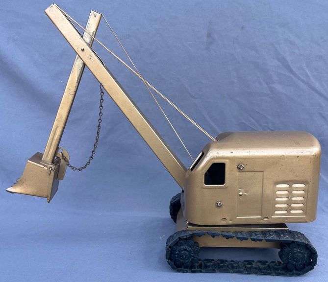 Metal Toy Crane with Tracks and Structo Construction Co. Branding ...