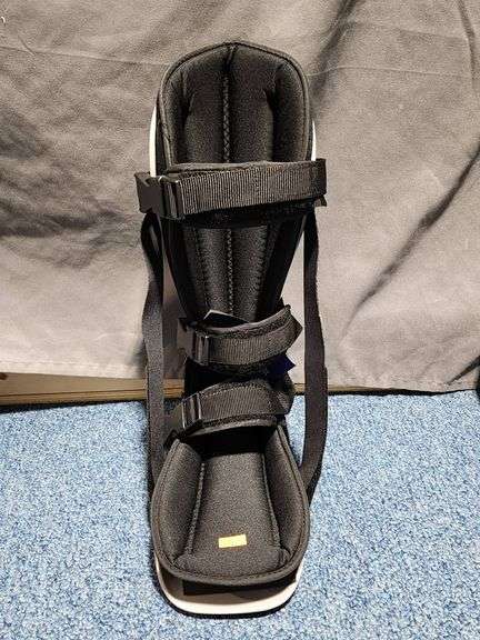 United Ortho Medical Walking Boot with Adjustable Straps - Metzger ...