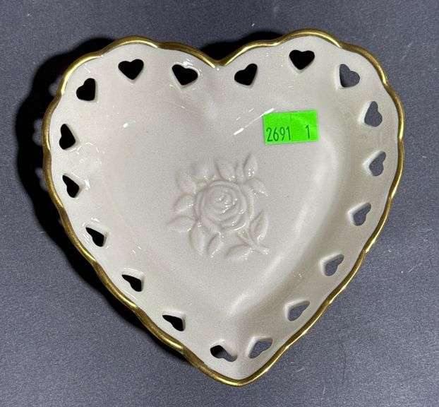 Lenox Heart-Shaped Porcelain Dish with Gold-Tone Trim, 5” - Metzger ...