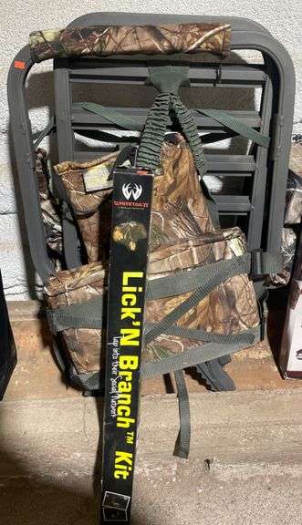Summit Treestands Climbing Tree Stand with Camo Seat and Lick’N Branch ...