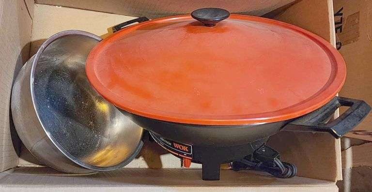 West Bend Model 7955 Electric Wok with Red Lid and Accessories ...