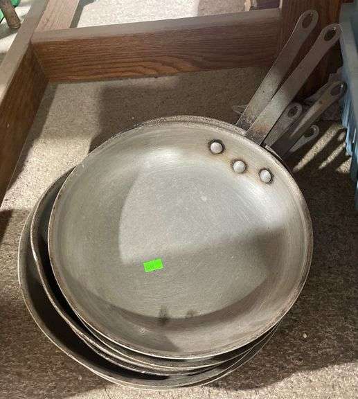 Thermalloy Fry Pans with Riveted Handles - Metzger Property Services, LLC