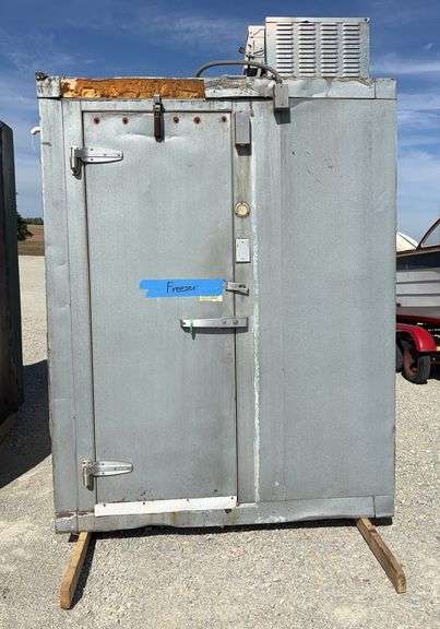 (Row C) Heatcraft Commercial Walk In Cooler/Freezer, Model LSF070BJ ...