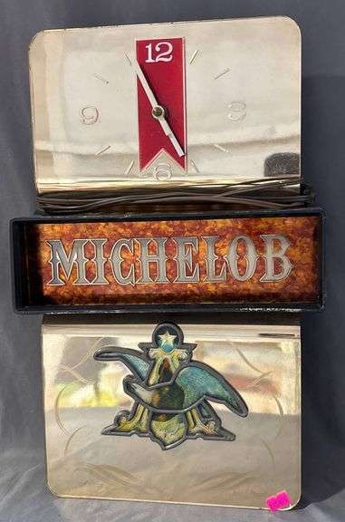 Michelob Light-Up Clock Display by Everbrite Electric Signs Inc. 12”x18 ...