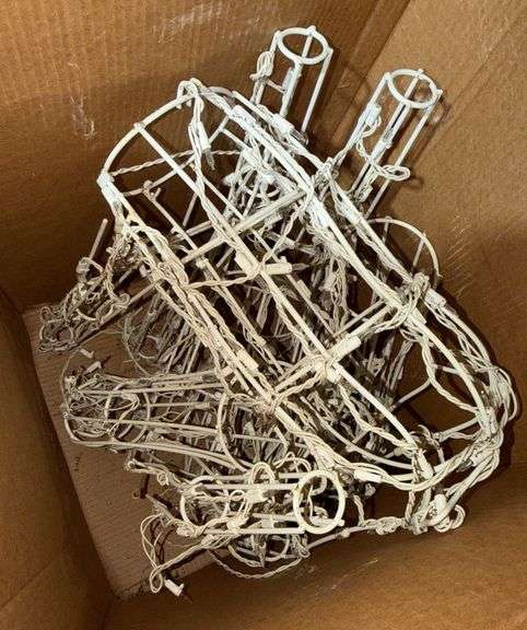 White Metal Wire Frame With Integrated Lights (Untested) - Metzger ...