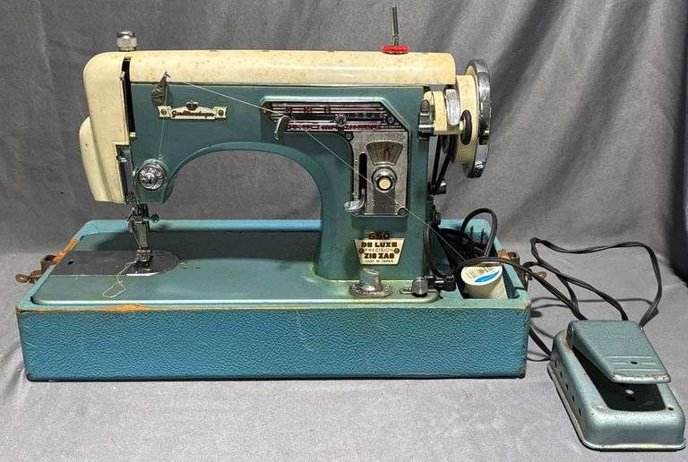 Good Housekeeper 650 De Luxe Precision Zigzag Sewing Machine with Case ...
