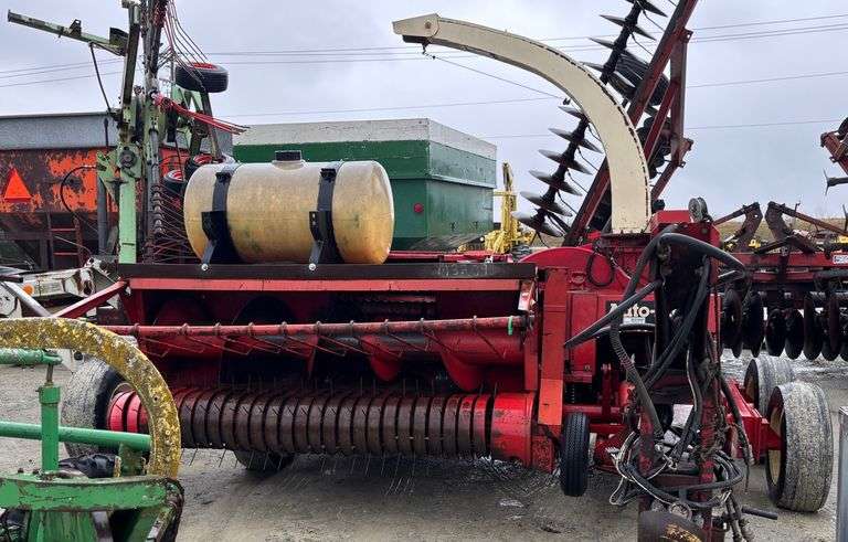 Gehl 1260 Auto -Max chopper, 7' hay head, small 1000 PTO, Hyd swing ...