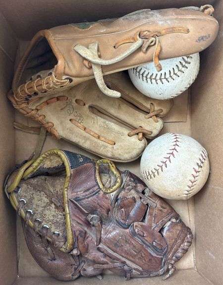 2 Baseball Gloves Inc. Spalding with signature Gary Matthews with 2 ...