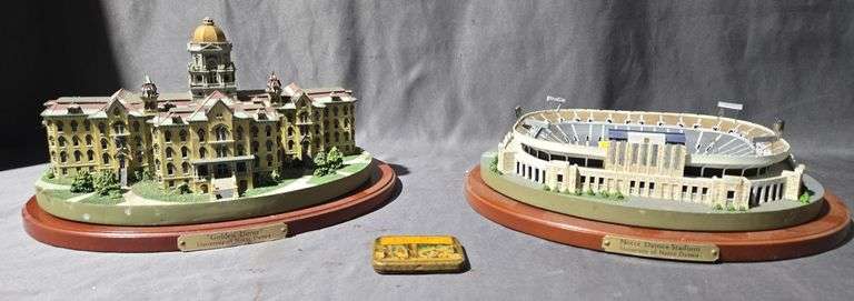 University of Notre Dame "Golden Dome" Model 9" x 5" & Notre Dame ...