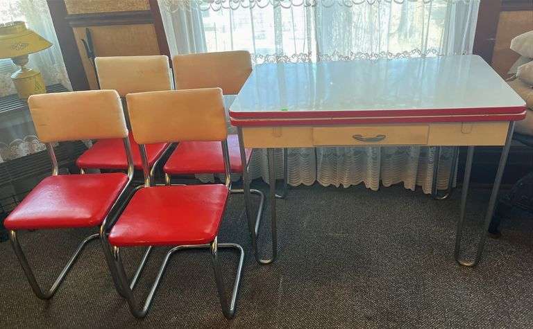 Red Trim Enamel Top Table with Pull-Out Leaves and 4 Dining Chairs ...