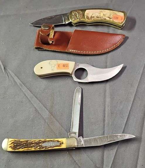 (2) Pocket Knives & Hunting Knife in Leather Case - Metzger Property ...