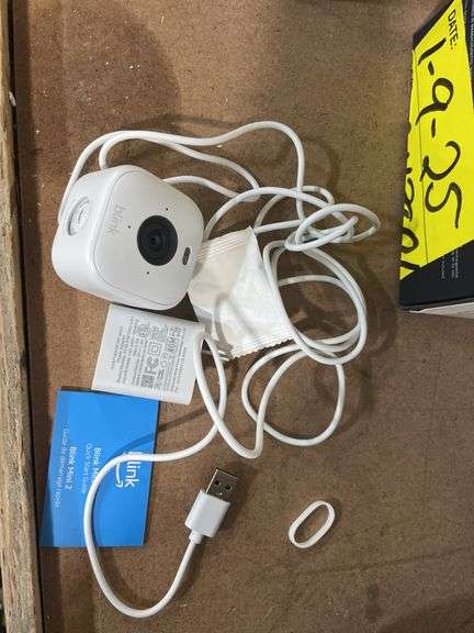 Blink Mini 2 Wired Indoor/Outdoor Smart Security Camera with 1080p HD ...