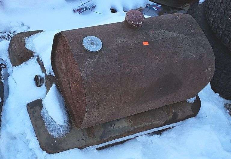 Metal Gas Tank 32" x 24" x 18" - Metzger Property Services, LLC