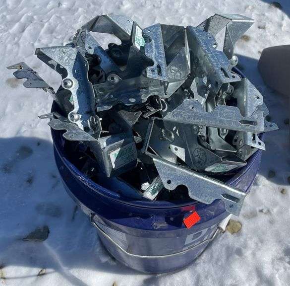 USP Connectors Assortment in Plastic Bucket - Metzger Property Services ...