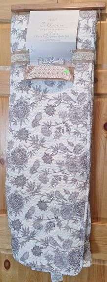Colleen Collection 3 pc queen quilt - Metzger Property Services, LLC