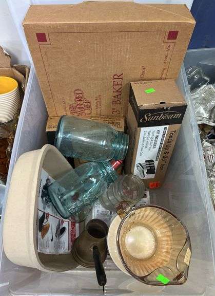 (2) Pampered Chef 9x13 Bakers, Pampered Chef Star Foam Insert, Sunbeam ...