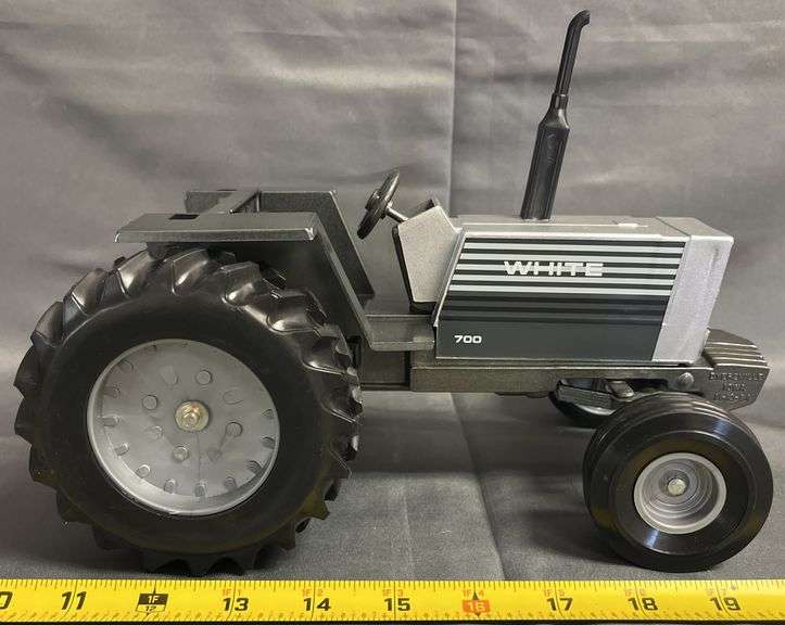 1994 White 700 toy show tractor Oversville, Iowa 1/16 scale - Metzger ...