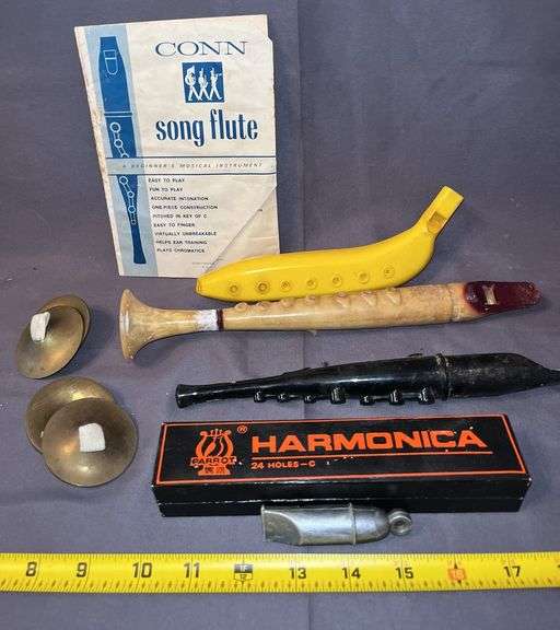 Parrot harmonica, Conn song flute, Flutophone, Banana flute, castanets ...