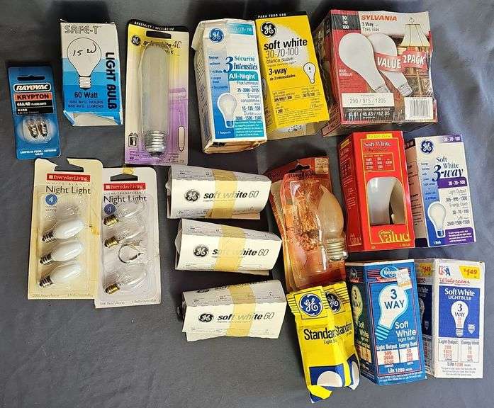 Light Bulb Assortment Inc. Night Light 4 Watts, 60 Watt & 15 Watt ...