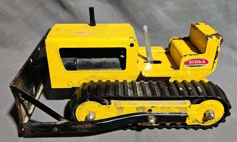 Tonka metal bulldozer toy 9”L - Metzger Property Services, LLC