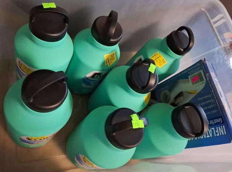 (7) Bubba Growlers 4 Pt. and Inflatable Serving Bar (tote not included ...