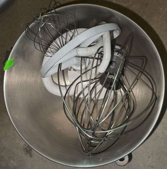 (3) Kitchenaid Mixers 2- heavy duty 1-professional, batter bowl ...