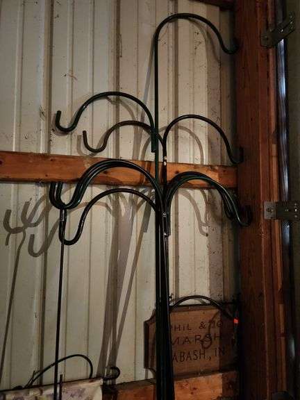 (8) Metal Shepherd's Hooks, Metal Wire Frog Rack, (2) Metal Planter ...