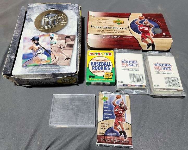 Topps Toys-R-Us Baseball Rookies Cards, Fleer Ultra Baseball Cards ...